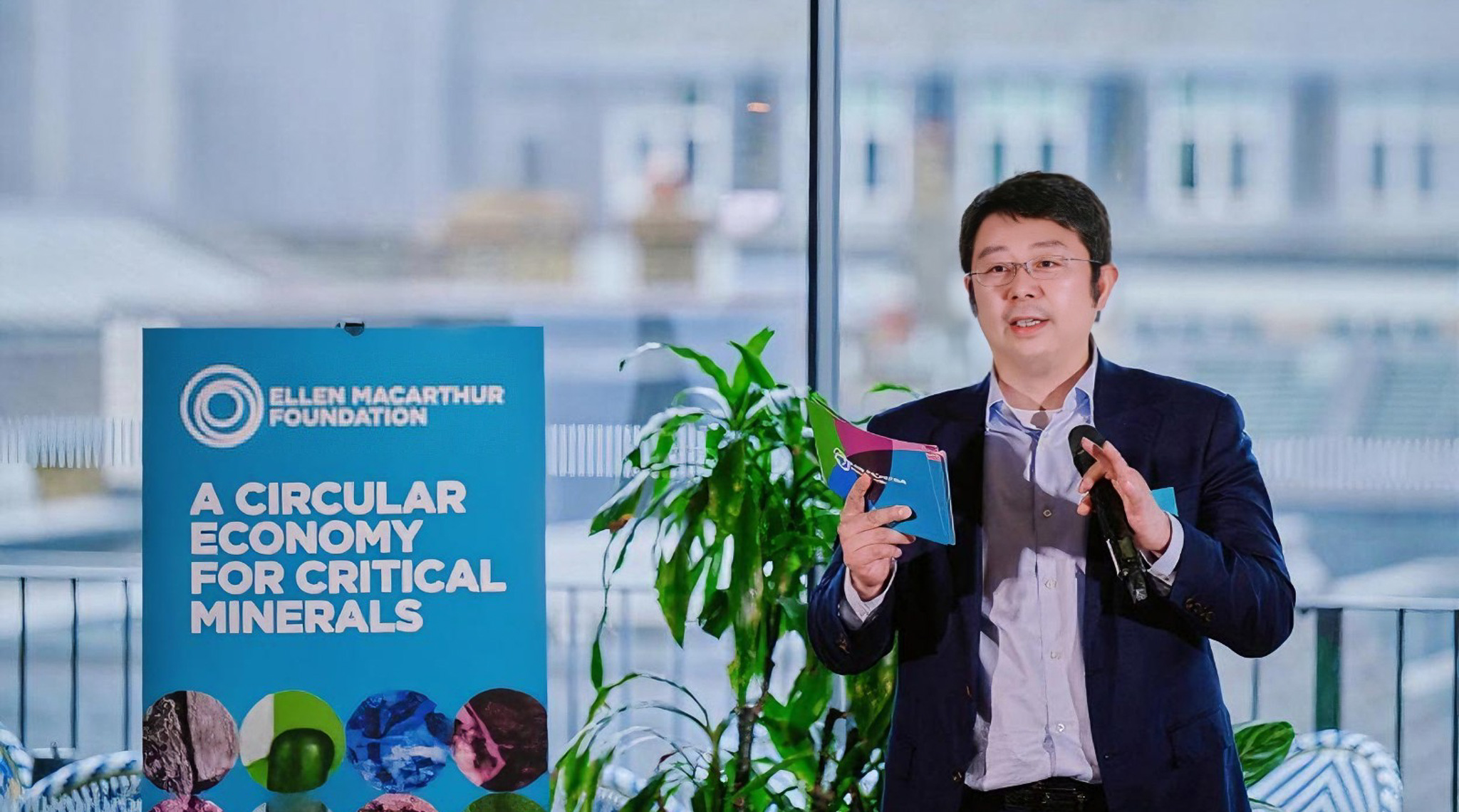 Charge or swap: the future for EV batteries?